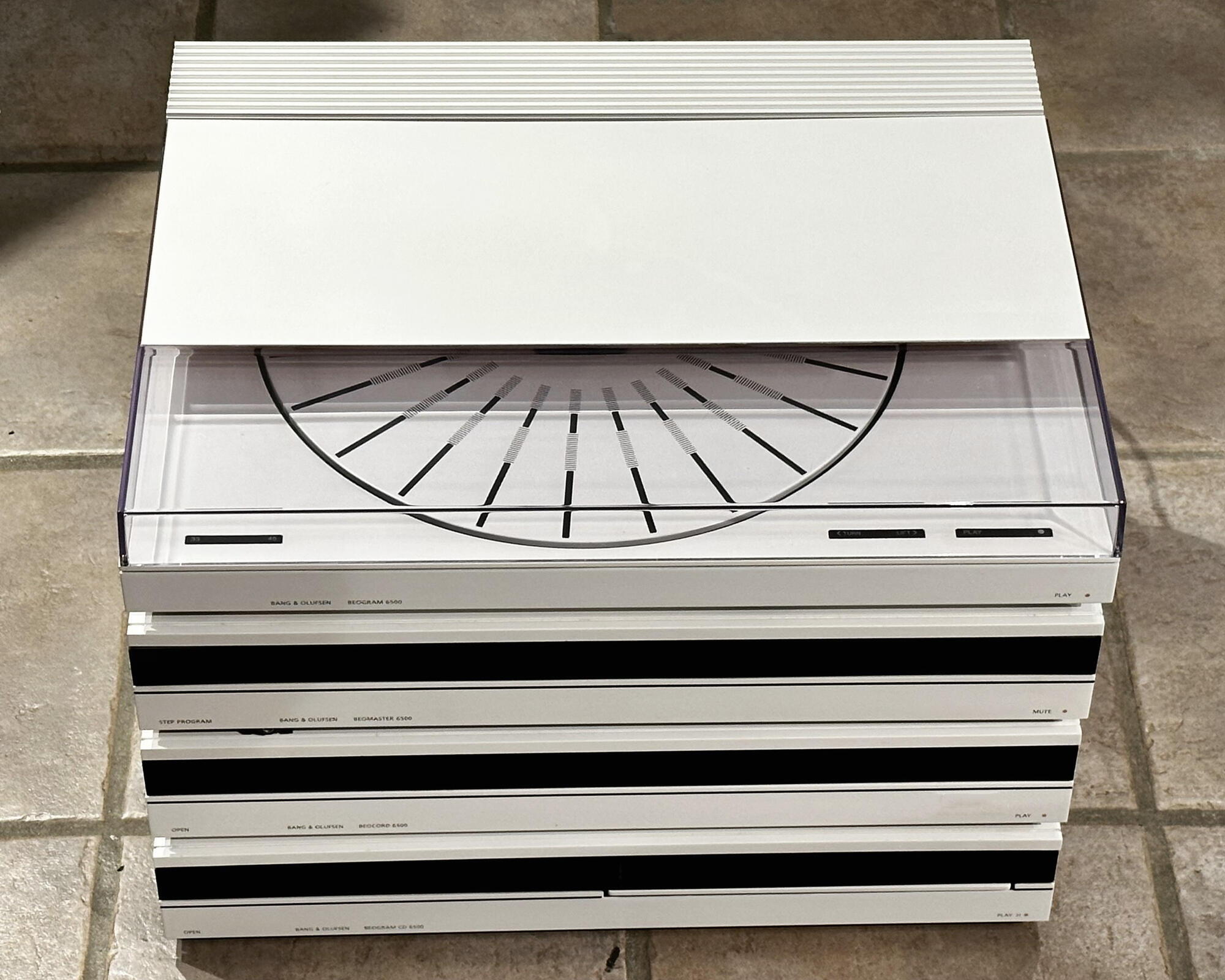 Beosystem 6500 Hvid - radioogtveksperten.dk